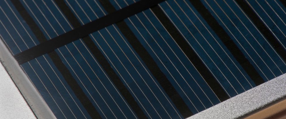 ¿Cómo funciona un panel solar flexible? | AutoSolar Blog
